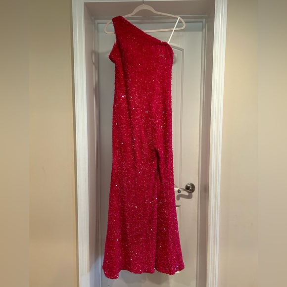 Berlinnova | Dresses | Hot Pink One Shoulder Prom Gown | Poshmark